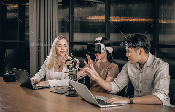 College students aid research, using VR goggles for immersive learning ...