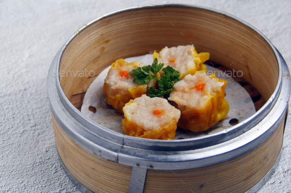 Freshly cooked Chinese food called steamed dimsum or dumplings Stock ...
