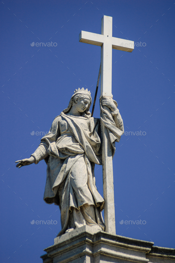 Statue of Saint Helena, discoverer of the True Cross, Rome Stock Photo ...