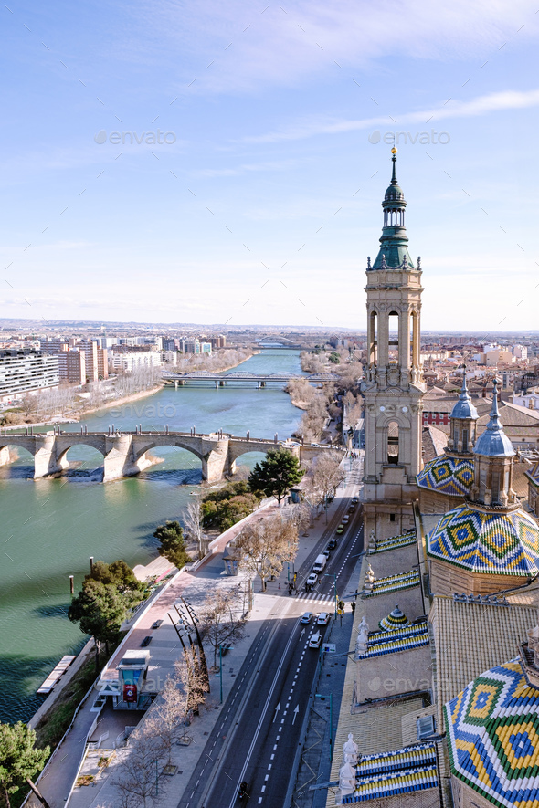 Vertical aerial view of Zaragoza city including El Pilar Basilica Stock ...