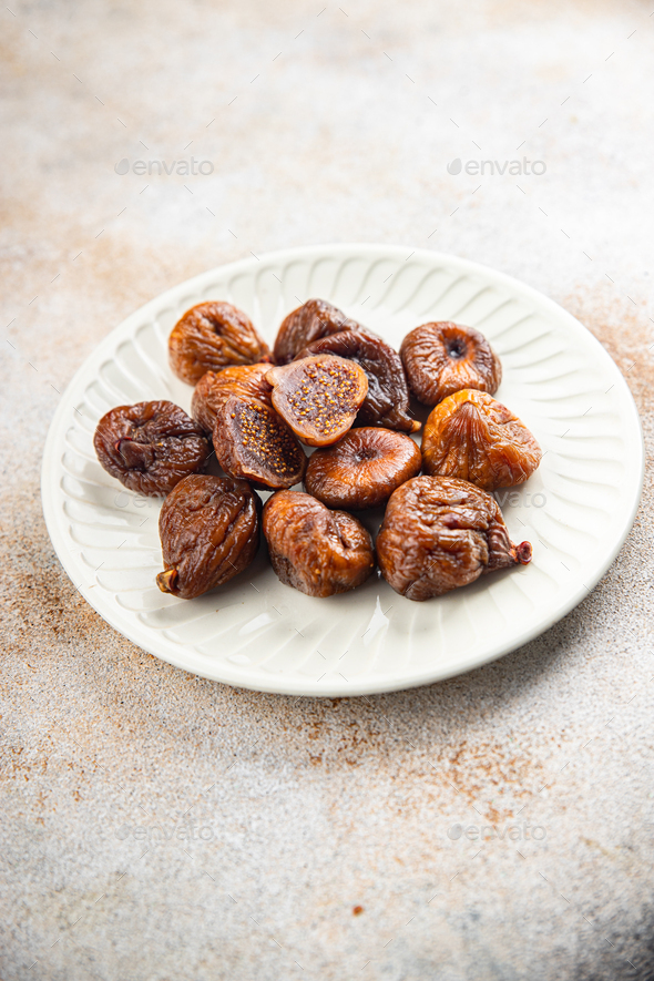 dried figs fruit eating cooking meal food snack on the table copy space ...