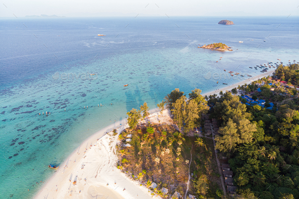 Scenery of the beach with sunlight on tree in tropical sea at Lipe ...