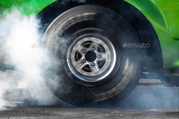 Close up car wheel with smoke on the asphalt road speed track, Car ...