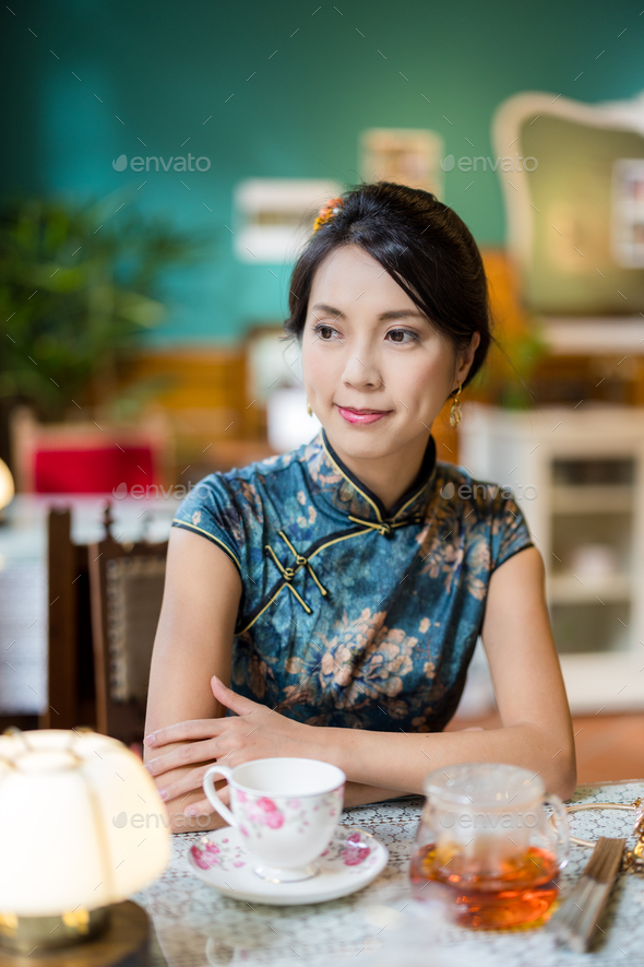 Chinese woman in the traditional vintage tea house Stock Photo by ...