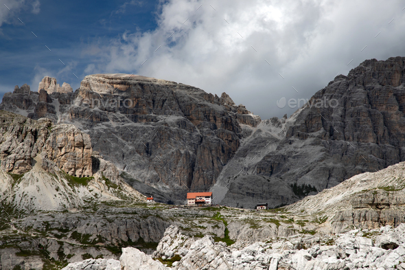 Rifugio Locatelli, mountain hut Antonio Locatelli, in the Tre Cime ...
