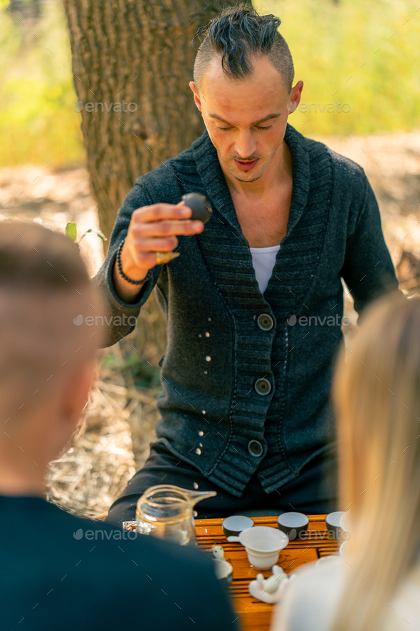 The tea master tells guests about the characteristics of tea and how to ...