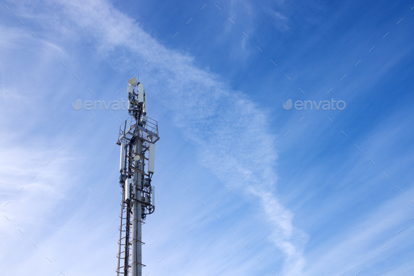 Banner 4x1 upper part of telecommunications tower, antennas on ...