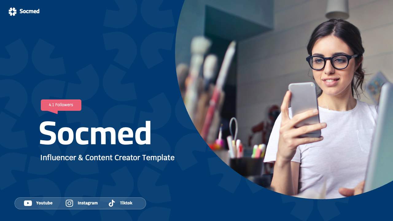 Socmed - Influencer & Content Creator PowerPoint Template, Presentation ...