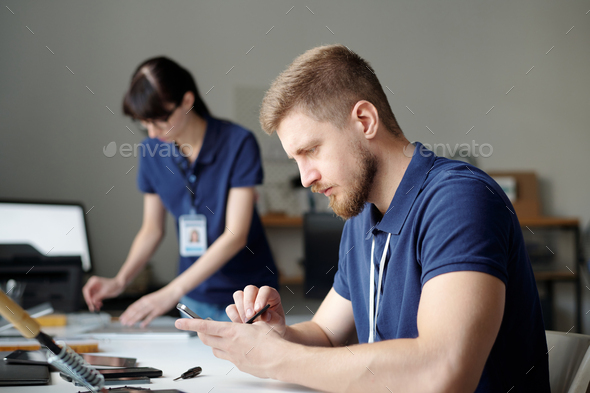 Engineer identifying technical problem Stock Photo by Pressmaster ...