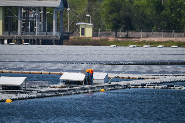Floating solar photovoltaic panels at sustainable electrical power ...