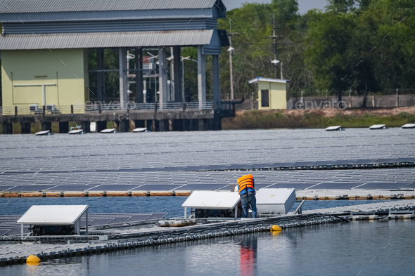 Floating solar photovoltaic panels at sustainable electrical power ...