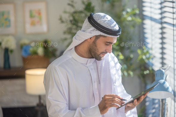 The smiling Sheikh CEO remotely leads the team and oversees business ...