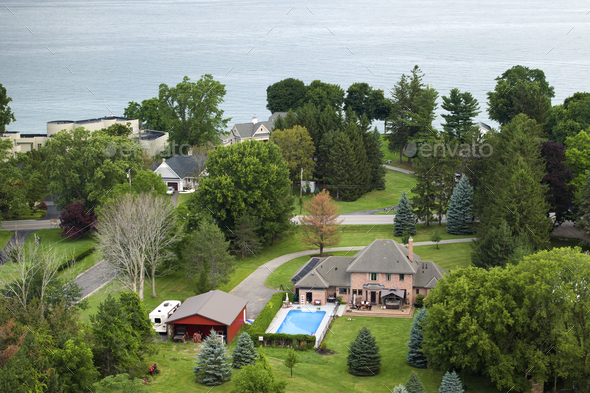 Private residential house in lakeside suburban sprawl area in Rochester ...