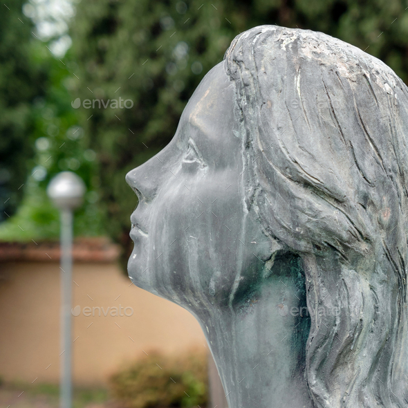 Sad woman statue Stock Photo by KYNASTUDIO | PhotoDune