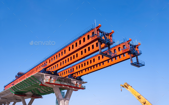 Metal launching gantry structure on foundation of elevated expressway ...