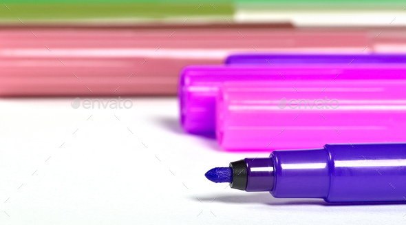 Vivid purple marker tip with assorted markers in background Stock Photo ...