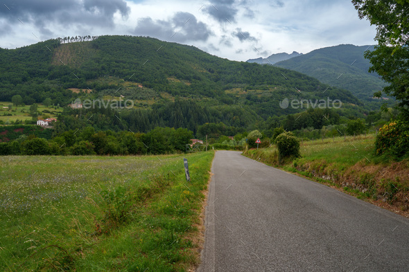 Mountain landscape at Foce Carpinelli, Tuscany, Italy. Morning Stock ...