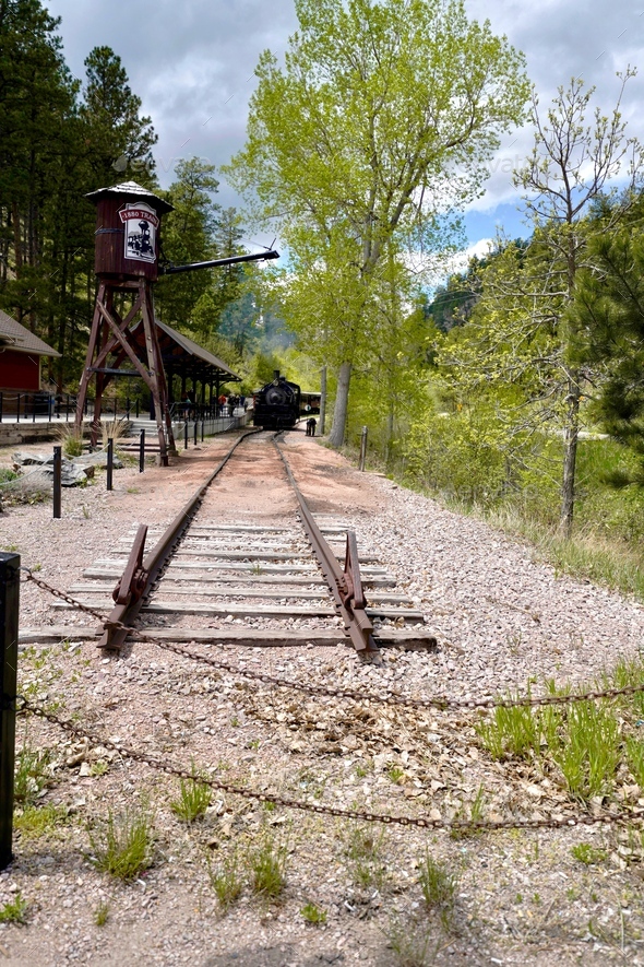 the small train tracks that are being used for transportation are seen ...