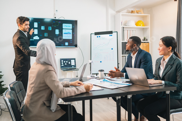 Effective Team Training, Group Discussion Teamwork in Office, Enhancing ...