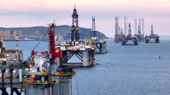 Oil and Gas Drilling and Decommissioning Rigs Awaiting Deployment ...