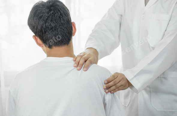 patients with shoulder injuries massaging their shoulders for muscle ...