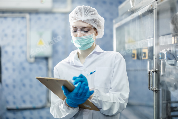 Worker people working in Drinking water factory, Hygiene uniform ...