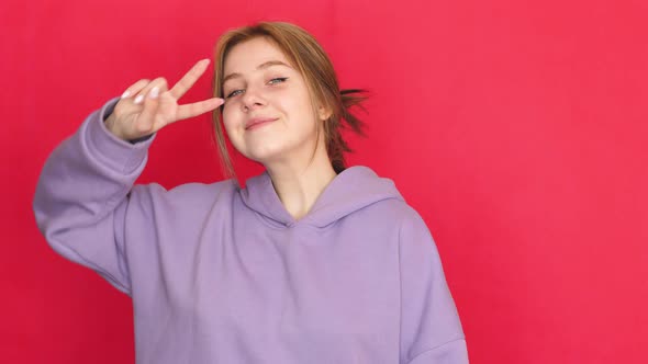 Beautiful cheerful caucasian young woman 20 -21 years old in a good ...