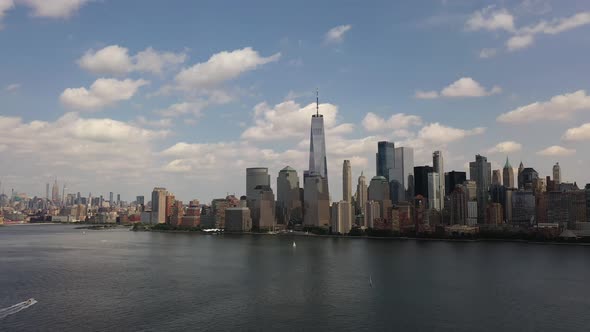 A bird's eye view over Upper Bay with boatsing by in the waters below ...