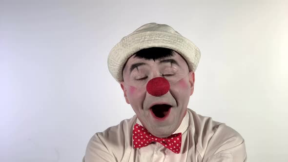 Emoji clown - Sleeping Face. A sleepy mime clown yawns and lets out ...