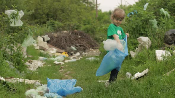 Volunteer Girl Cleaning Up Dirty Park From Plastic Bags, Bottles ...