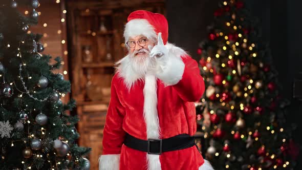 Portrait of Smiling Male Santa Claus Shaking Finger Pointing Gesture ...