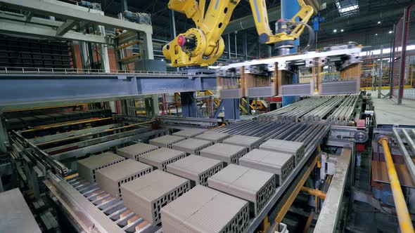 Modern Robotic Transporter Is Displacing Ceramic Materials. Modern ...