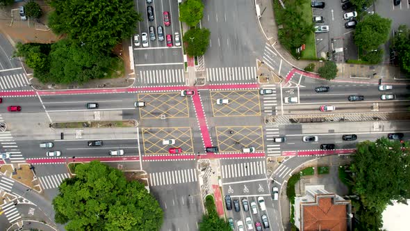 Famous intersection: Reboucas Avenue and Brazil avenue at Sao Paulo ...