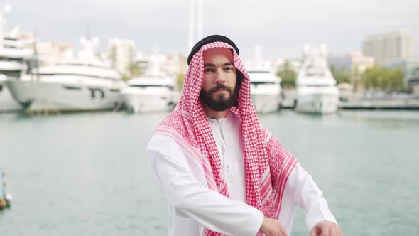 Young Serious Confident Saudi Businessman in Traditional Wear Posing ...