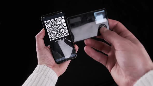 Using Portable Cold Crypto Wallet to Scan QR Code on Smartphone for ...
