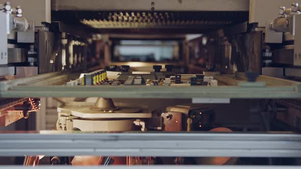 selective wave soldering process during a circuit board manufacturing ...