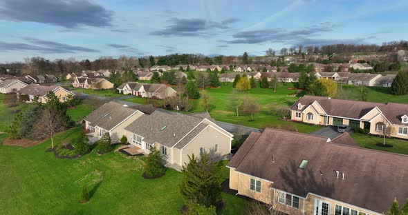 Retirement home community independent living homes for senior citizens ...