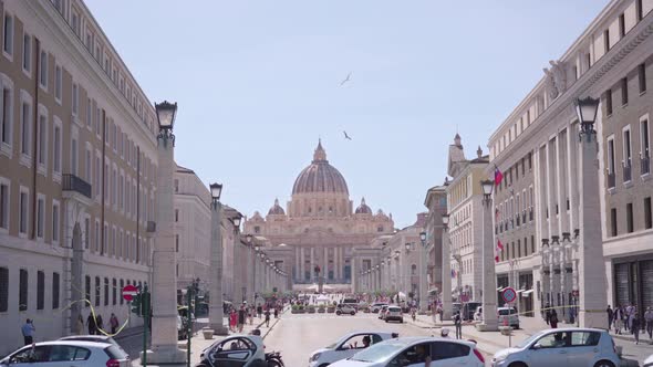 Wide Road Leads to St Peter Square and Basilica in Vatican, Stock Footage