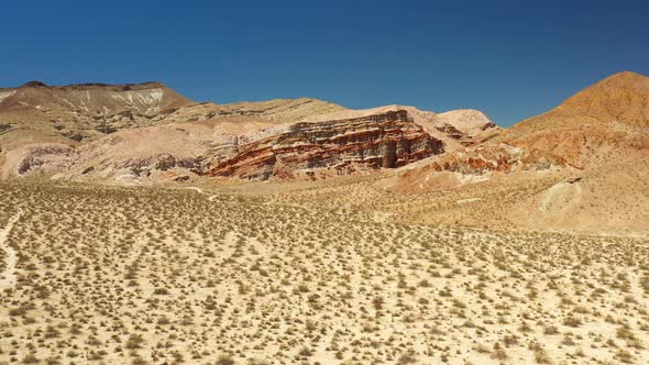 The amazing geological sandstone formations in the Mojave Desert ...