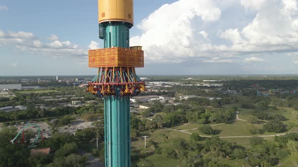 People riding Free fall tower in theme amusement park, Busch Gardens ...