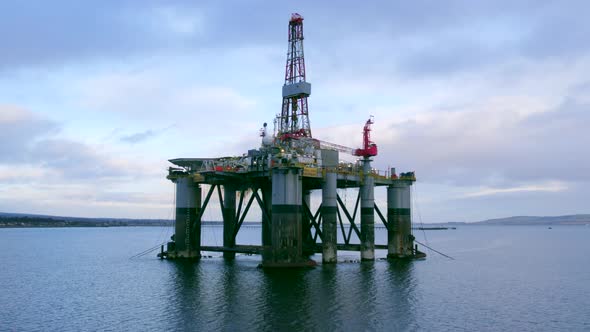 Oil Drilling Rig in Scotland Awaiting Deployment to the North Sea ...