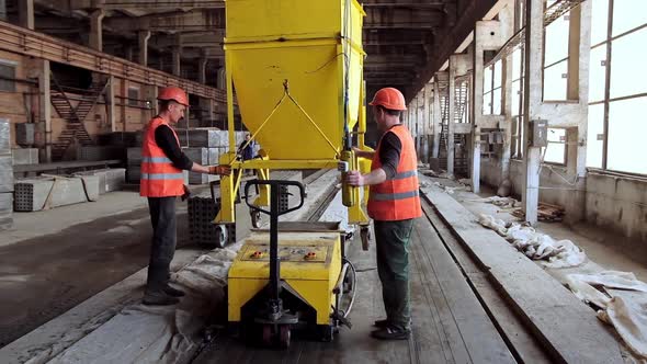 Production of concrete blocks. Factory for the production of concrete ...